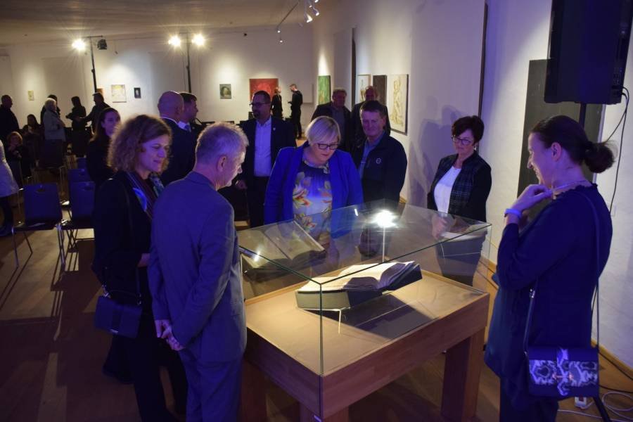 Krško, Bohoričevo in Dalmatinovo mesto, se je poklonilo reformatorjem ...